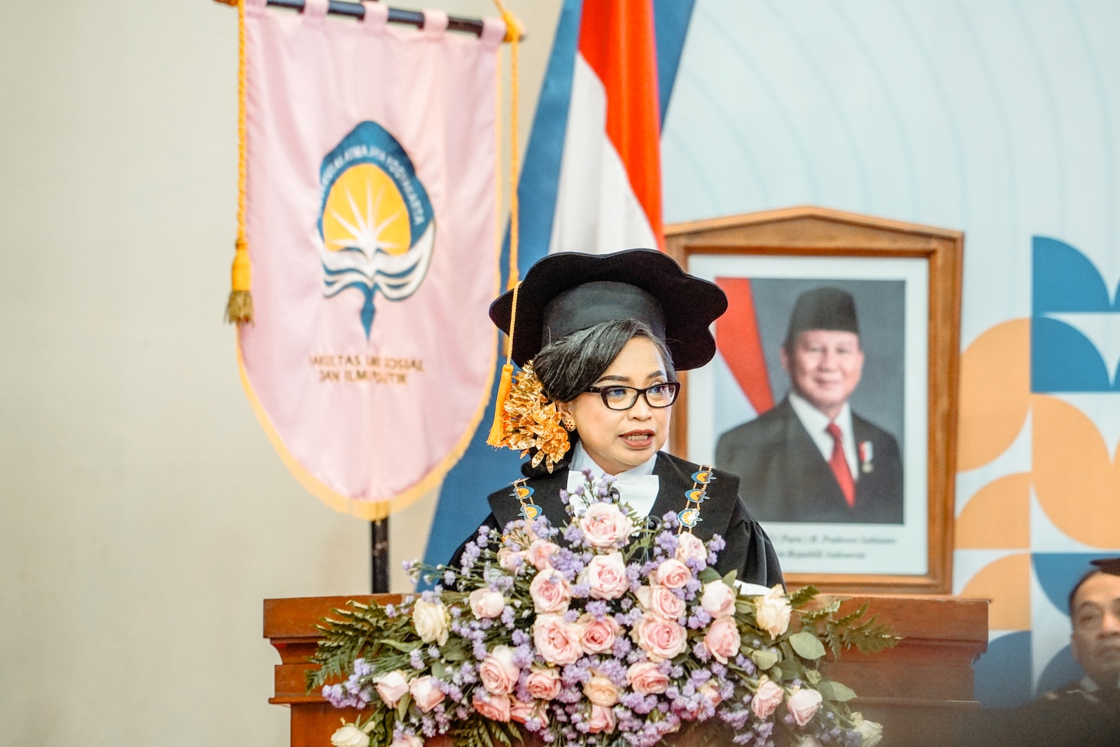 GURU BESAR PERTAMA FISIP UAJY ANGKAT PERSPEKTIF PUBLIC RELATIONS YANG ...