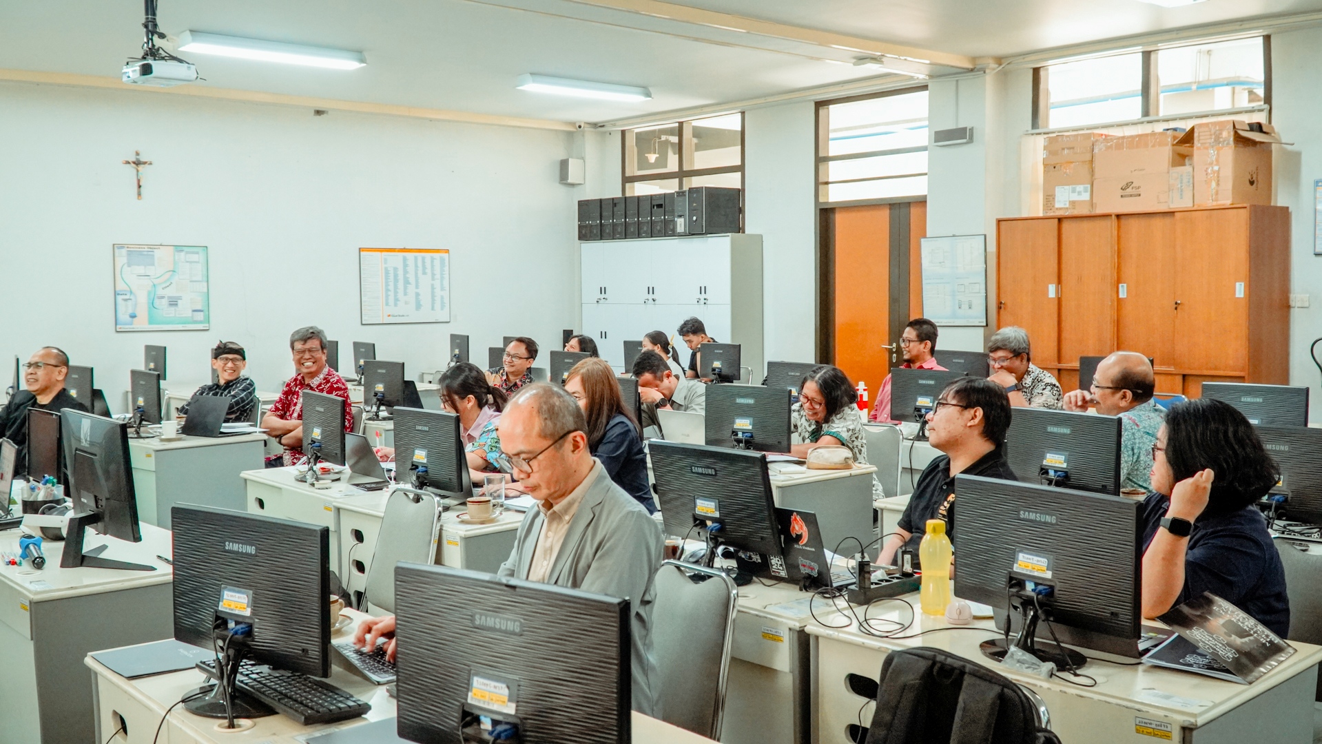 FTI UAJY GELAR TRAINING OF TRAINER BERSAMA INDONESIA BLOCKCHAIN CENTER ...