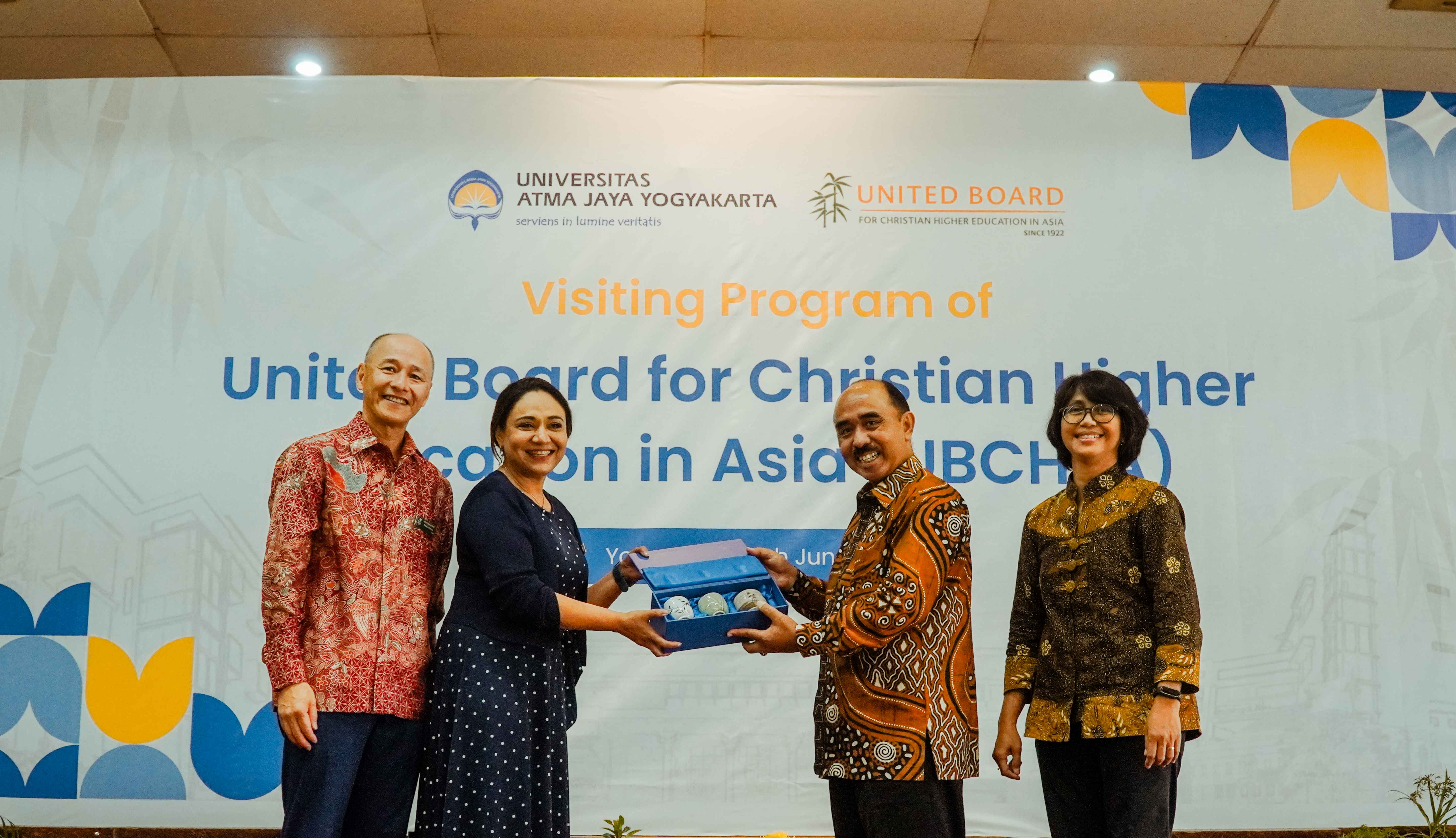 UAJY DAN UBCHEA JALIN KOLABORASI UNTUK PENGEMBANGAN UNIVERSITAS ...